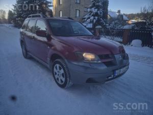 Sarkans Mitsubishi Outlander 2004 Daugavpils, ar dzinēja tilpumu 2.40 L un nobraukumu 321 tūkst. km par 1550 €, foto  vietnē AUTOMOTO.COM.LV