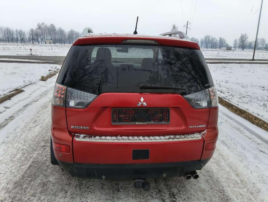 Red Mitsubishi Outlander 2008 in Marijampole, with an engine capacity of 2.20 L and mileage of 377 thousand km for 2000 €, photo 11 on AUTOMOTO.COM.LV