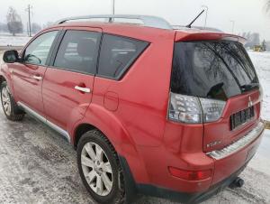 Red Mitsubishi Outlander 2008 in Marijampole, with an engine capacity of 2.20 L and mileage of 377 thousand km for 2000 €, photo 12 on AUTOMOTO.COM.LV