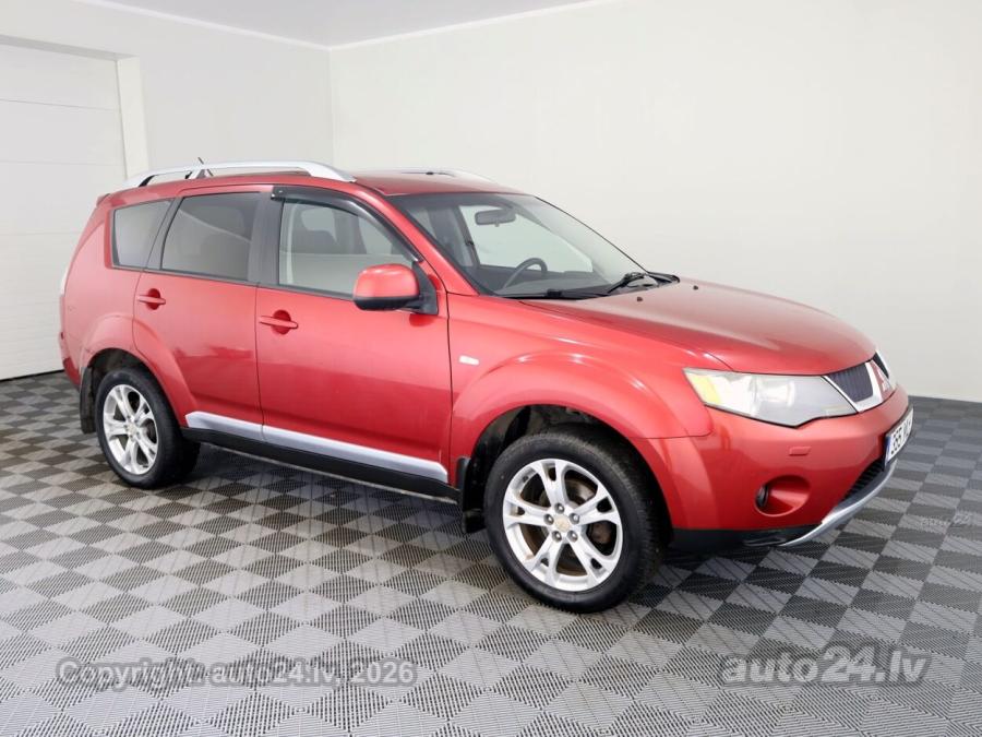 Sarkans Mitsubishi Outlander 2008 Tallina, ar dzinēja tilpumu 2.40 L un nobraukumu 249 tūkst. km par 2499 €, foto 1 vietnē AUTOMOTO.COM.LV