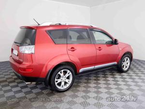 Sarkans Mitsubishi Outlander 2008 Tallina, ar dzinēja tilpumu 2.40 L un nobraukumu 249 tūkst. km par 2499 €, foto 3 vietnē AUTOMOTO.COM.LV