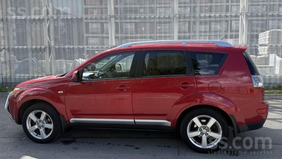 Red Mitsubishi Outlander 2008 in Riga, with an engine capacity of 2.40 L and mileage of 105 thousand km for 4990 €, photo 1 on AUTOMOTO.COM.LV