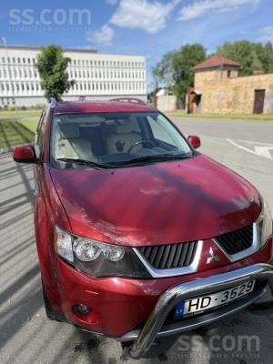 Red Mitsubishi Outlander 2008 in Riga, with an engine capacity of 2.40 L and mileage of 105 thousand km for 4990 €, photo 7 on AUTOMOTO.COM.LV