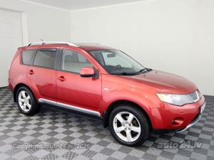 Red Mitsubishi Outlander 2008 in Tallinn, with an engine capacity of 2.40 L and mileage of 175 thousand km for 2499 €, photo  on AUTOMOTO.COM.LV