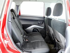 Red Mitsubishi Outlander 2008 in Tallinn, with an engine capacity of 2.40 L and mileage of 175 thousand km for 2499 €, photo 8 on AUTOMOTO.COM.LV