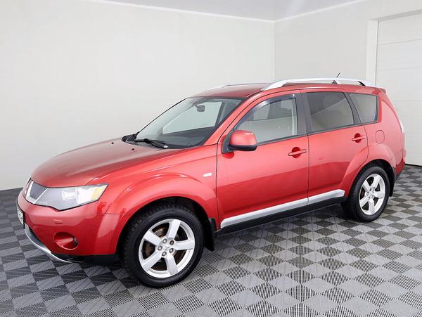 Red Mitsubishi Outlander 2008 in Tallinn, with an engine capacity of 2.40 L and mileage of 175 thousand km for 2499 €, photo 3 on AUTOMOTO.COM.LV