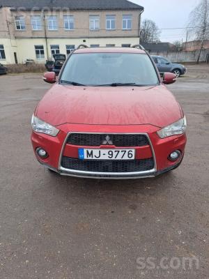 Red Mitsubishi Outlander 2010 in Daugavpils, with an engine capacity of 2.20 L and mileage of 245 thousand km for 3650 €, photo  on AUTOMOTO.COM.LV