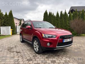 Red Mitsubishi Outlander 2012 in Riga, with an engine capacity of 2.20 L and mileage of 288 thousand km for 5250 €, photo 3 on AUTOMOTO.COM.LV
