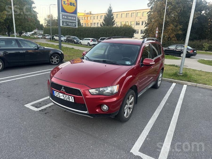 Red Mitsubishi Outlander 2012 in Riga, with an engine capacity of 2.20 L and mileage of 290 thousand km for 5450 €, photo 1 on AUTOMOTO.COM.LV