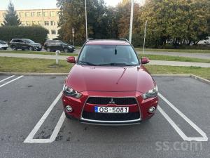 Red Mitsubishi Outlander 2012 in Riga, with an engine capacity of 2.20 L and mileage of 290 thousand km for 5450 €, photo 3 on AUTOMOTO.COM.LV