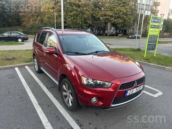 Red Mitsubishi Outlander 2012 in Riga, with an engine capacity of 2.20 L and mileage of 290 thousand km for 5450 €, photo 4 on AUTOMOTO.COM.LV