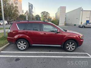 Red Mitsubishi Outlander 2012 in Riga, with an engine capacity of 2.20 L and mileage of 290 thousand km for 5450 €, photo 5 on AUTOMOTO.COM.LV