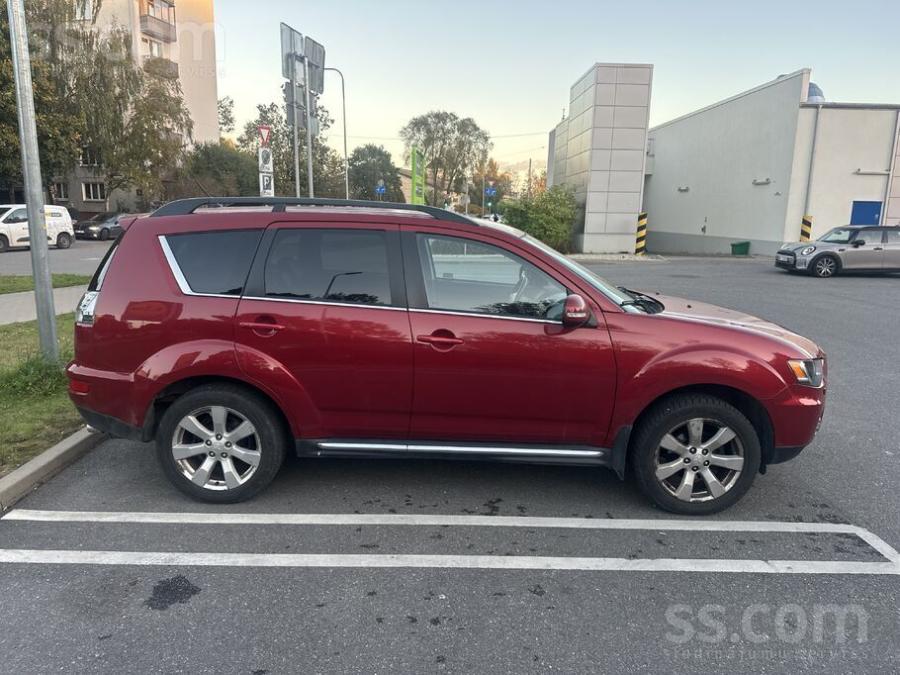 Red Mitsubishi Outlander 2012 in Riga, with an engine capacity of 2.20 L and mileage of 290 thousand km for 5450 €, photo 5 on AUTOMOTO.COM.LV