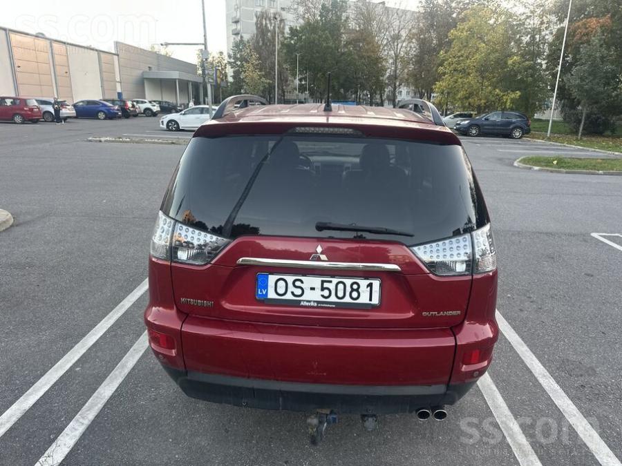 Red Mitsubishi Outlander 2012 in Riga, with an engine capacity of 2.20 L and mileage of 290 thousand km for 5450 €, photo 7 on AUTOMOTO.COM.LV