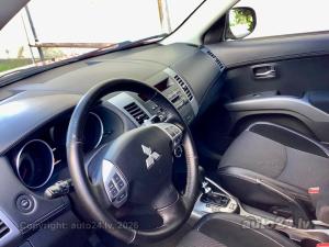 Sarkans Mitsubishi Outlander 2012 Kohtla-Jerve, ar dzinēja tilpumu 2.20 L un nobraukumu 274 tūkst. km par 4500 €, foto 5 vietnē AUTOMOTO.COM.LV