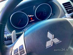 Sarkans Mitsubishi Outlander 2012 Kohtla-Jerve, ar dzinēja tilpumu 2.20 L un nobraukumu 274 tūkst. km par 4500 €, foto 8 vietnē AUTOMOTO.COM.LV