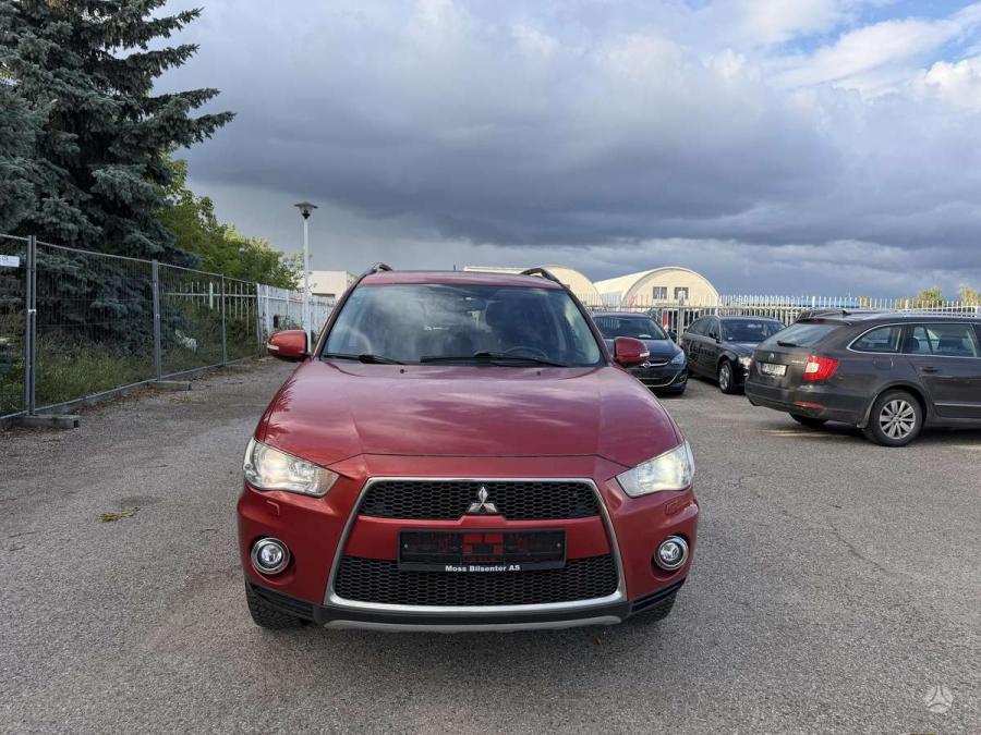 Sarkans Mitsubishi Outlander 2012 Marijampole, ar dzinēja tilpumu 2.18 L un nobraukumu 208 tūkst. km par 3450 €, foto 3 vietnē AUTOMOTO.COM.LV
