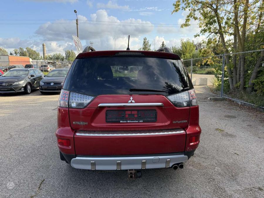 Sarkans Mitsubishi Outlander 2012 Marijampole, ar dzinēja tilpumu 2.18 L un nobraukumu 208 tūkst. km par 3450 €, foto 7 vietnē AUTOMOTO.COM.LV