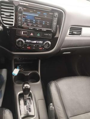 Sarkans Mitsubishi Outlander 2014 Tauragė, ar dzinēja tilpumu 2.30 L un nobraukumu 275 tūkst. km par 7000 €, foto 6 vietnē AUTOMOTO.COM.LV