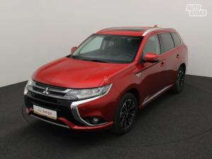 Sarkans Mitsubishi Outlander 2015 Viļņa, ar dzinēja tilpumu 2.00 L un nobraukumu 212 tūkst. km par 12499 €, foto  vietnē AUTOMOTO.COM.LV