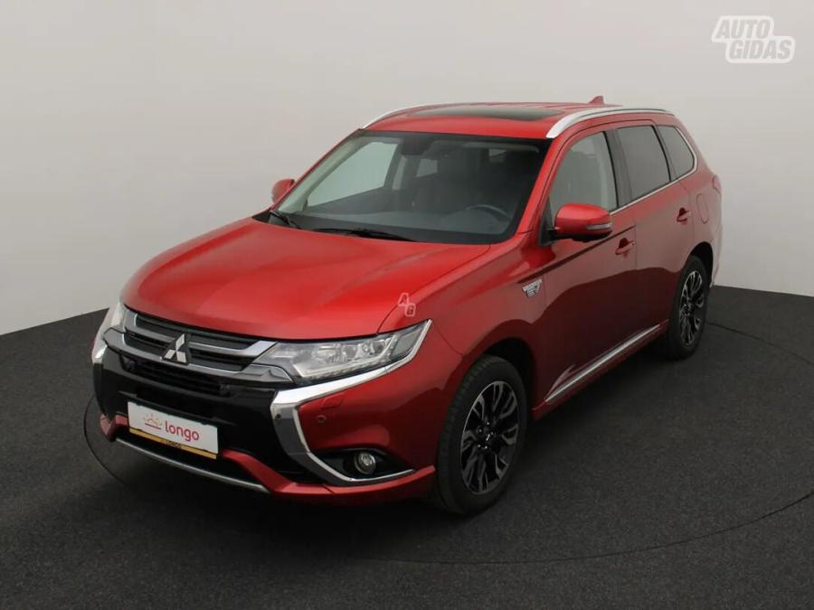 Red Mitsubishi Outlander 2015 in Vilnius, with an engine capacity of 2.00 L and mileage of 212 thousand km for 12499 €, photo 1 on AUTOMOTO.COM.LV