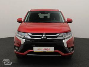 Red Mitsubishi Outlander 2015 in Vilnius, with an engine capacity of 2.00 L and mileage of 212 thousand km for 12499 €, photo 4 on AUTOMOTO.COM.LV