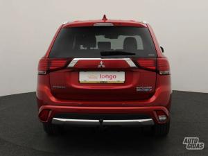 Red Mitsubishi Outlander 2015 in Vilnius, with an engine capacity of 2.00 L and mileage of 212 thousand km for 12499 €, photo 6 on AUTOMOTO.COM.LV