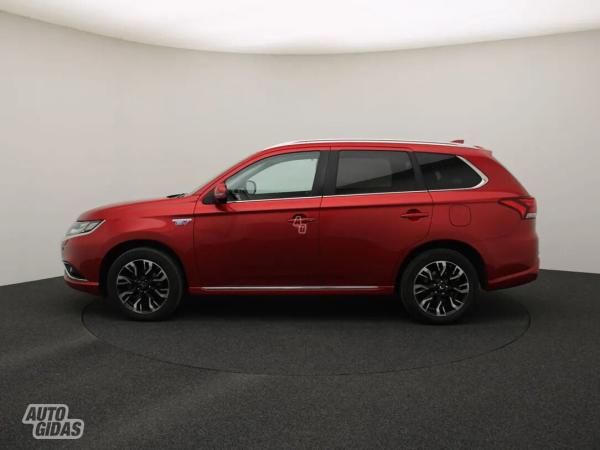 Sarkans Mitsubishi Outlander 2015 Viļņa, ar dzinēja tilpumu 2.00 L un nobraukumu 212 tūkst. km par 12499 €, foto 6 vietnē AUTOMOTO.COM.LV