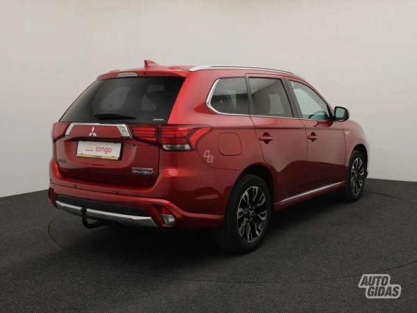 Sarkans Mitsubishi Outlander 2015 Viļņa, ar dzinēja tilpumu 2.00 L un nobraukumu 212 tūkst. km par 12499 €, foto 8 vietnē AUTOMOTO.COM.LV