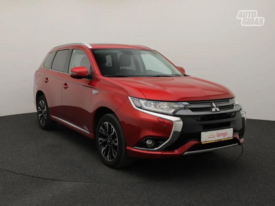 Red Mitsubishi Outlander 2015 in Vilnius, with an engine capacity of 2.00 L and mileage of 212 thousand km for 12499 €, photo 11 on AUTOMOTO.COM.LV