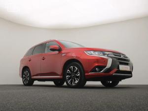 Red Mitsubishi Outlander 2015 in Vilnius, with an engine capacity of 2.00 L and mileage of 212 thousand km for 12499 €, photo 12 on AUTOMOTO.COM.LV
