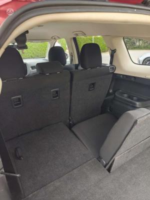 Sarkans Mitsubishi Outlander 2016 Kauņa, ar dzinēja tilpumu 2.36 L un nobraukumu 103 tūkst. km par 7500 €, foto 9 vietnē AUTOMOTO.COM.LV