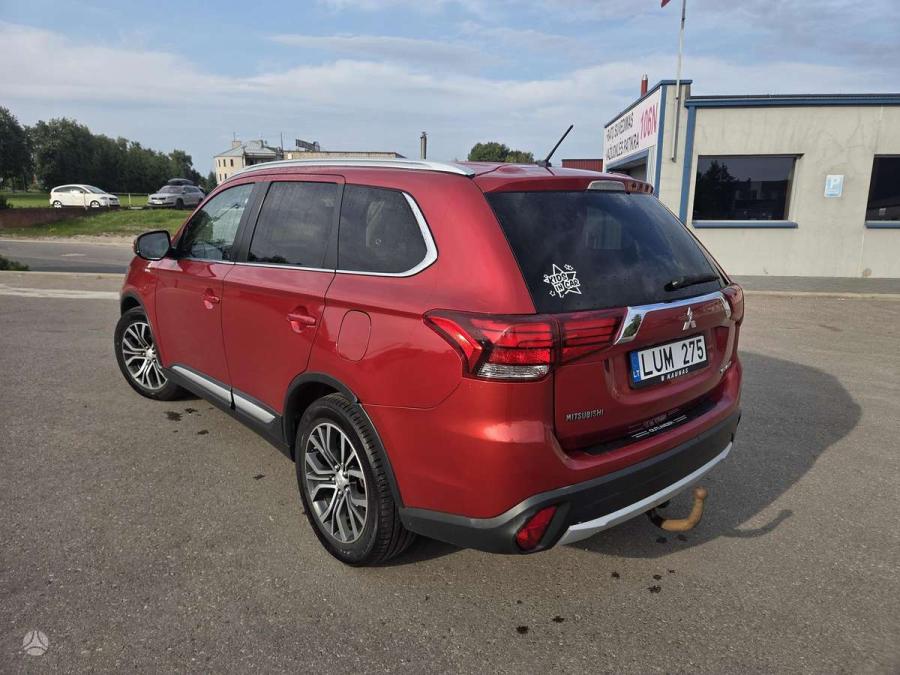 Sarkans Mitsubishi Outlander 2016 Kauņa, ar dzinēja tilpumu 0.00 L un nobraukumu 230 tūkst. km par 10000 €, foto 4 vietnē AUTOMOTO.COM.LV