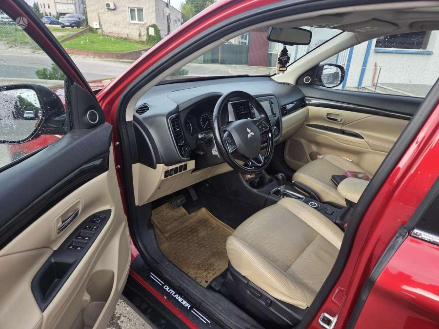 Sarkans Mitsubishi Outlander 2016 Kauņa, ar dzinēja tilpumu 0.00 L un nobraukumu 230 tūkst. km par 10000 €, foto 7 vietnē AUTOMOTO.COM.LV