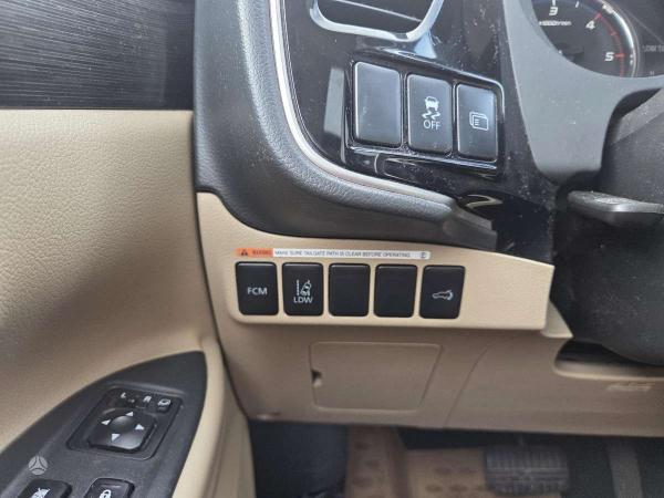 Sarkans Mitsubishi Outlander 2016 Kauņa, ar dzinēja tilpumu 0.00 L un nobraukumu 230 tūkst. km par 10000 €, foto 7 vietnē AUTOMOTO.COM.LV