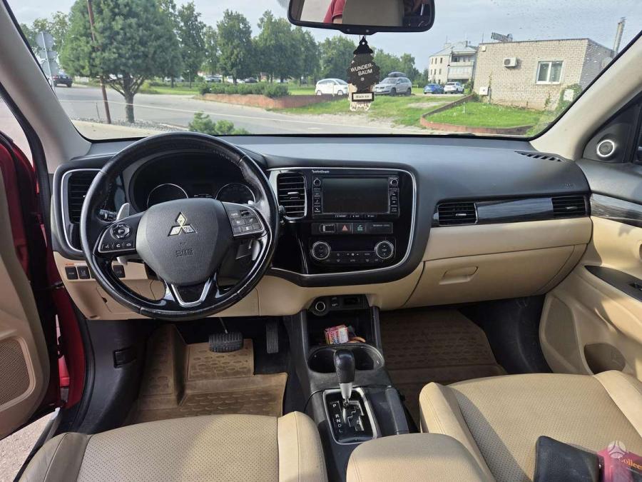 Sarkans Mitsubishi Outlander 2016 Kauņa, ar dzinēja tilpumu 0.00 L un nobraukumu 230 tūkst. km par 10000 €, foto 9 vietnē AUTOMOTO.COM.LV