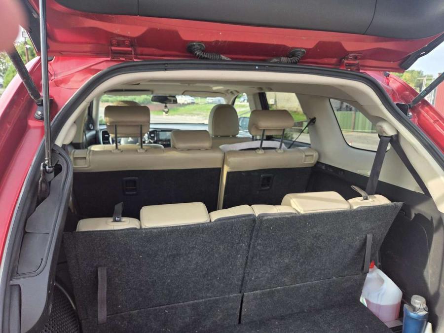Sarkans Mitsubishi Outlander 2016 Kauņa, ar dzinēja tilpumu 0.00 L un nobraukumu 230 tūkst. km par 10000 €, foto 10 vietnē AUTOMOTO.COM.LV