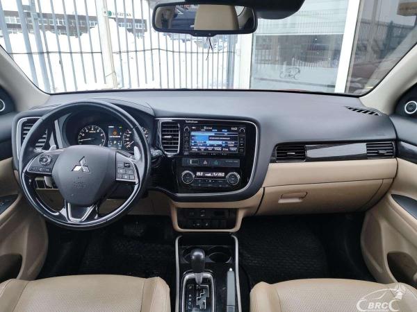 Sarkans Mitsubishi Outlander 2017 Klaipėda, ar dzinēja tilpumu 2.00 L un nobraukumu 250 tūkst. km par 12900 €, foto 5 vietnē AUTOMOTO.COM.LV