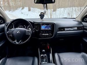 Sarkans Mitsubishi Outlander 2017 Rīga, ar dzinēja tilpumu 2.00 L un nobraukumu 214 tūkst. km par 15000 €, foto 12 vietnē AUTOMOTO.COM.LV