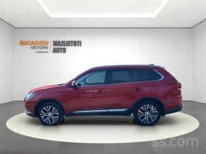 Red Mitsubishi Outlander 2017 in Riga, with an engine capacity of 2.00 L and mileage of 78 thousand km for 14990 €, photo 4 on AUTOMOTO.COM.LV