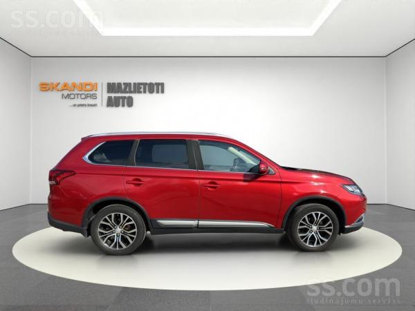 Red Mitsubishi Outlander 2017 in Riga, with an engine capacity of 2.00 L and mileage of 78 thousand km for 14990 €, photo 7 on AUTOMOTO.COM.LV