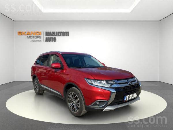 Red Mitsubishi Outlander 2017 in Riga, with an engine capacity of 2.00 L and mileage of 78 thousand km for 14990 €, photo 8 on AUTOMOTO.COM.LV
