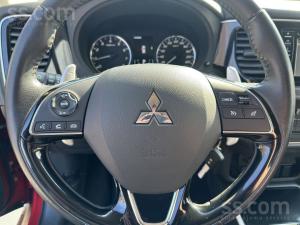 Red Mitsubishi Outlander 2017 in Riga, with an engine capacity of 2.00 L and mileage of 78 thousand km for 14990 €, photo 11 on AUTOMOTO.COM.LV