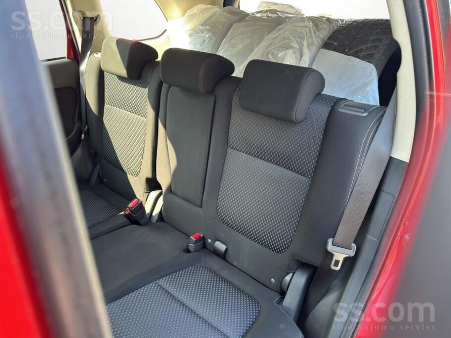 Red Mitsubishi Outlander 2017 in Riga, with an engine capacity of 2.00 L and mileage of 78 thousand km for 14990 €, photo 14 on AUTOMOTO.COM.LV