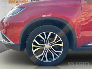 Red Mitsubishi Outlander 2017 in Riga, with an engine capacity of 2.00 L and mileage of 78 thousand km for 14990 €, photo 19 on AUTOMOTO.COM.LV