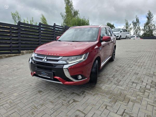 Red Mitsubishi Outlander 2017 in Telschi, with an engine capacity of 2.00 L and mileage of 266 thousand km for 10999 €, photo 1 on AUTOMOTO.COM.LV