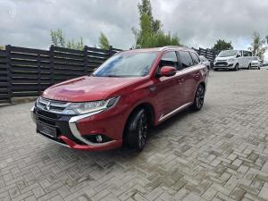 Red Mitsubishi Outlander 2017 in Telschi, with an engine capacity of 2.00 L and mileage of 266 thousand km for 10999 €, photo 3 on AUTOMOTO.COM.LV