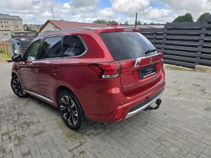 Red Mitsubishi Outlander 2017 in Telschi, with an engine capacity of 2.00 L and mileage of 266 thousand km for 10999 €, photo 12 on AUTOMOTO.COM.LV