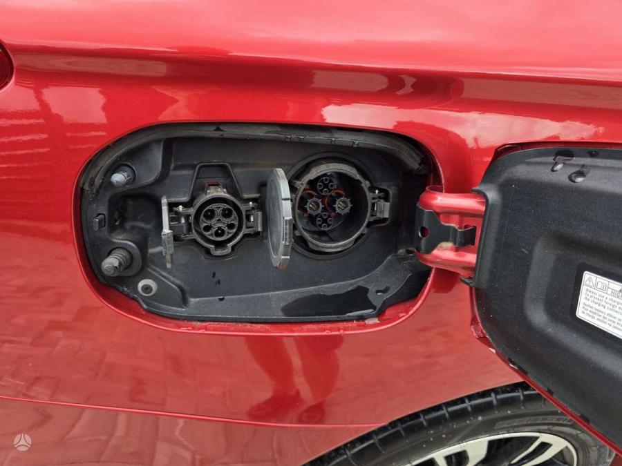 Red Mitsubishi Outlander 2017 in Telschi, with an engine capacity of 2.00 L and mileage of 266 thousand km for 10999 €, photo 19 on AUTOMOTO.COM.LV