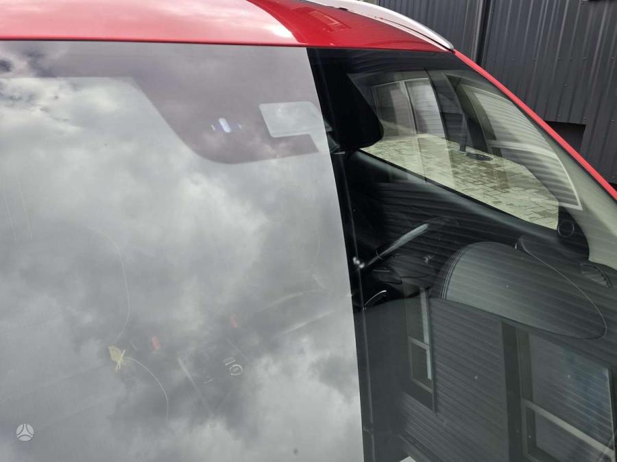 Red Mitsubishi Outlander 2017 in Telschi, with an engine capacity of 2.00 L and mileage of 266 thousand km for 10999 €, photo 23 on AUTOMOTO.COM.LV